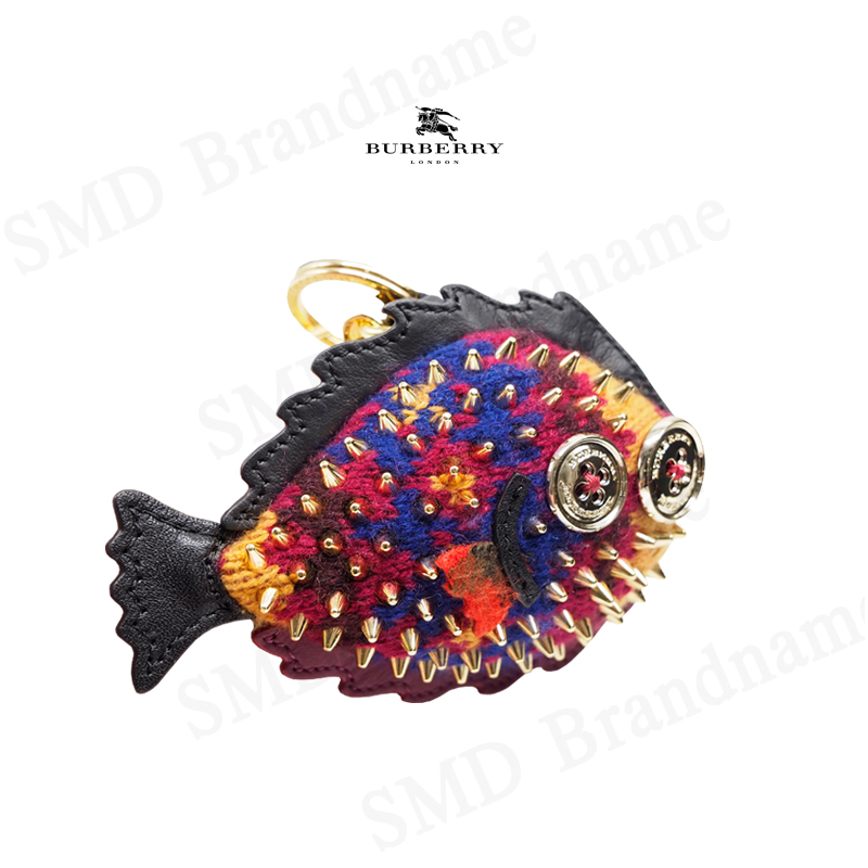 Burberry พวงกุญแจปลา Key chain รุ่น Nigel Sole Fish Studded Key Charm ...