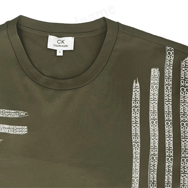 CK Calvin Klein เสื้อยืดคอกลมชาย รุ่น Stacked Logo Graphic Crewneck T ...